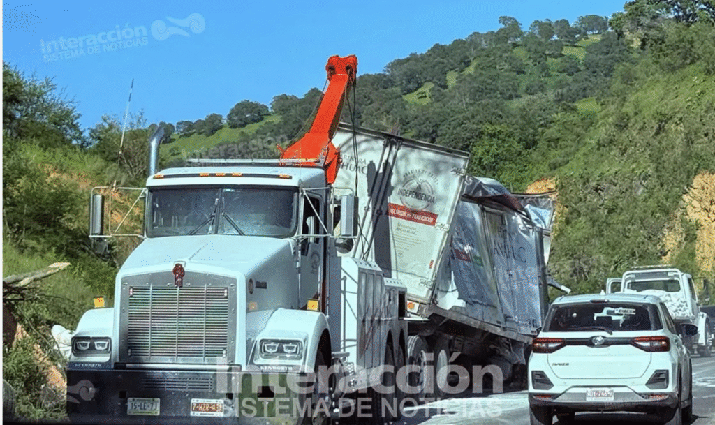 Accidente vehicular en la carretera Chilpancingo–Chilapa, a la altura ...
